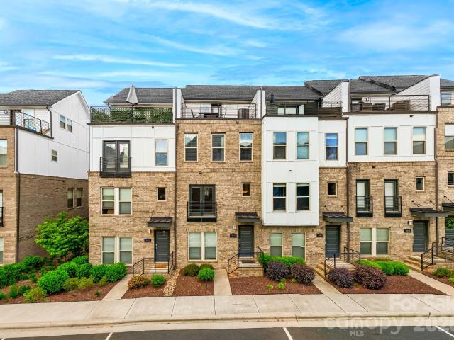 15036 New Amsterdam Lane