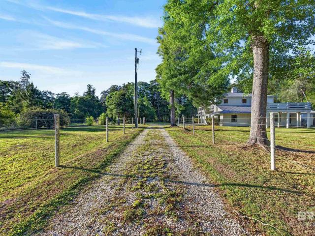 15039 Richards Lane