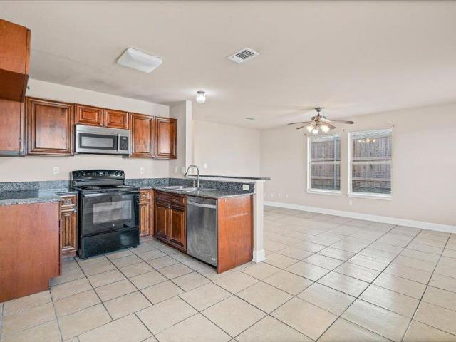 1503 Claremont Cir