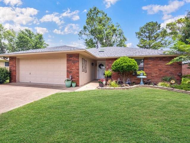 1503 Dyer St, Springdale, AR 72762