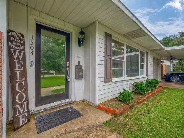 1503 E Fayle St, Baytown, TX 77520 MLS 410292