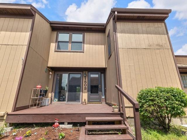 1503 Huntington Ct, East Greenbush, NY 12061