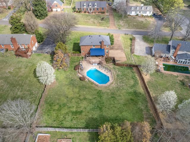 1503 Heritage Dr