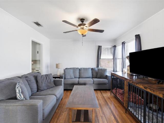 1503 W 10th Street