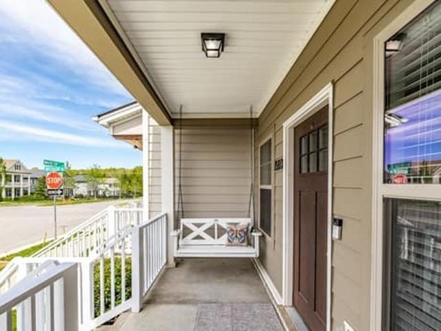 1503 White Tip Ln