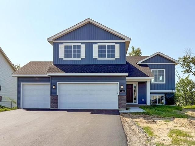1503 Woods Rd NE, Isanti, MN 55040