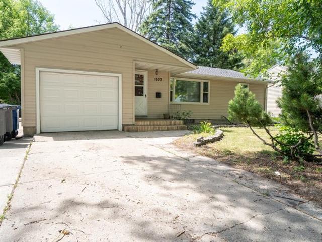 1503 15th St S, Moorhead, MN 56560