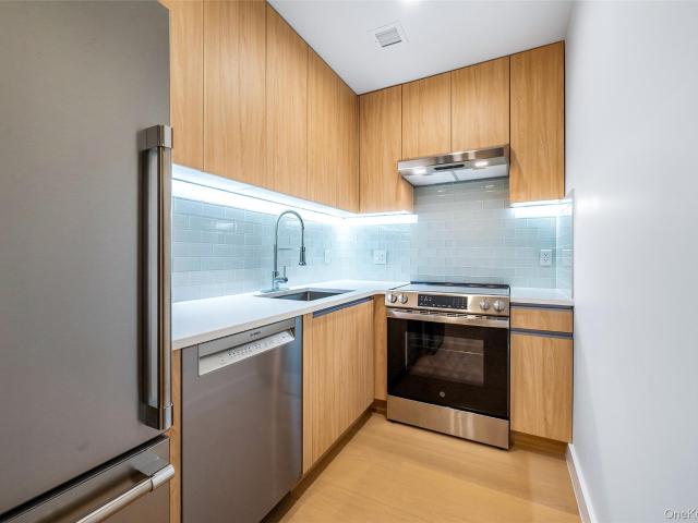 150 02 Northern Boulevard, Unit 4K