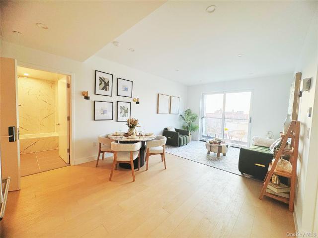 150 02 Northern Boulevard 5B