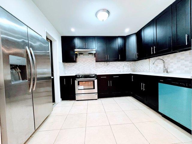 150 1 th Ave, Queens County, NY 11354