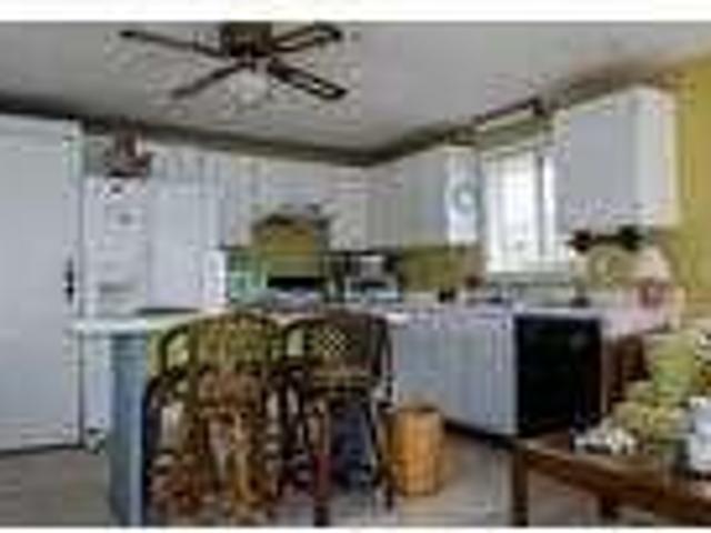 $150 / 2br 1080ftÂ² FLOATING CONDO