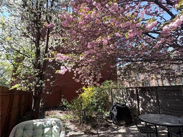 150 6th Avenue