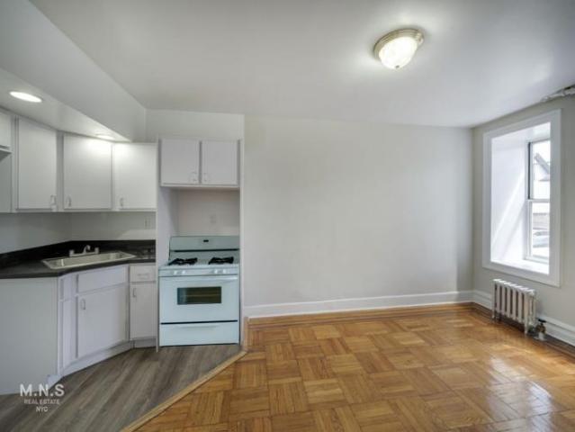 150 75 87Th Ave 3 C, New York, NY