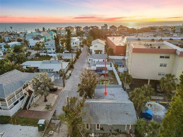 150 95th Ave, Treasure Island, FL 33706