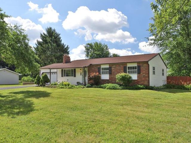 150 Conner Ln, Lewis Center, OH 43035