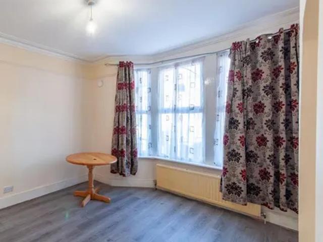 150 Charlemont Road, London, E6 6HE, United Kingdom | 4 bed house for rent #167081644 | Rentberry