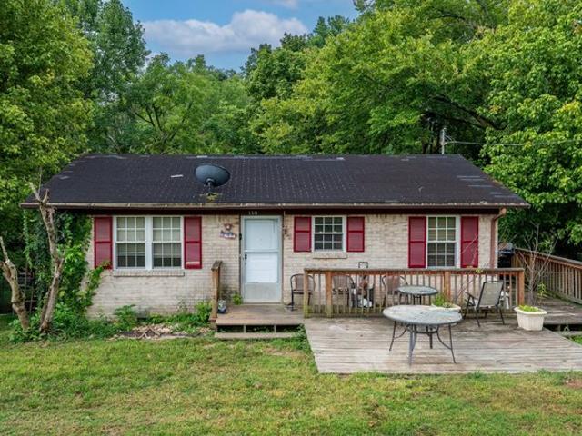150 Christie Cir, Red Boiling Springs, TN 37150