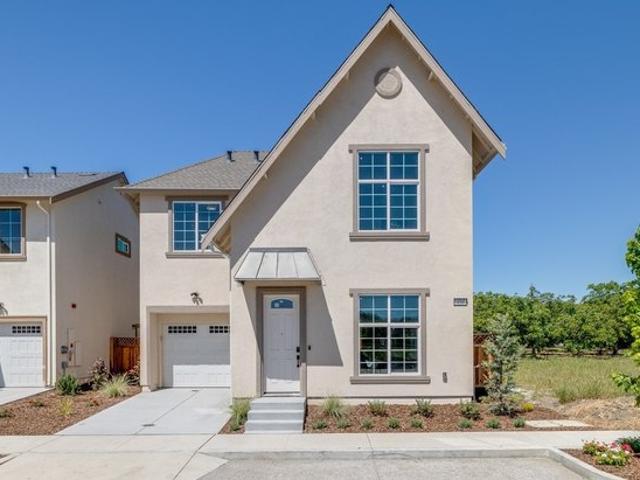 150 Alan Ln, Hollister, CA 95023
