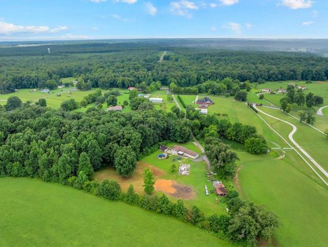 150 Arbor Ln, Tullahoma, TN 37388