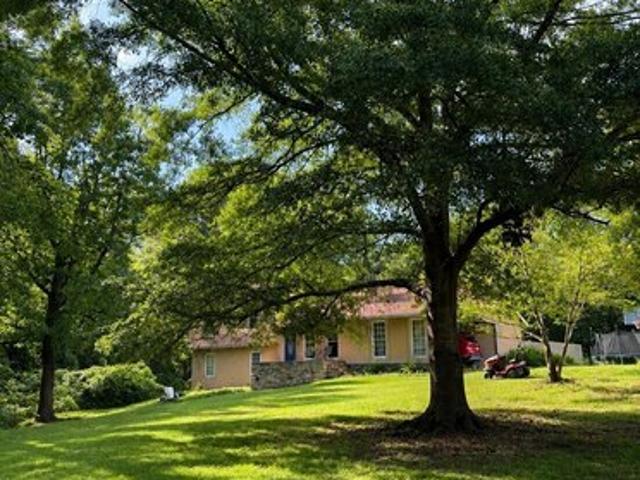 150 Aspen Lake Dr E, Newnan, GA 30263