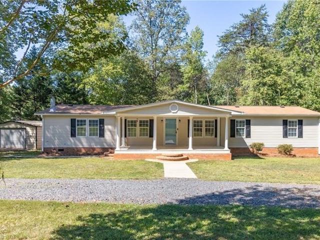 150 Austin Ln, Stokesdale, NC 27357