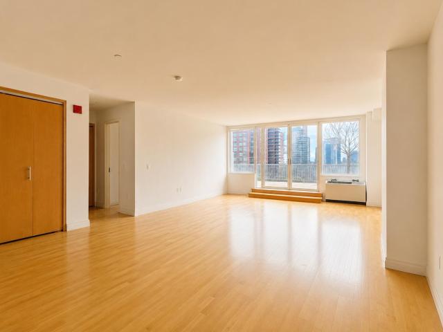 150 Bay St # PH11
