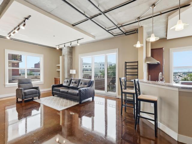 150 Bee Street 402