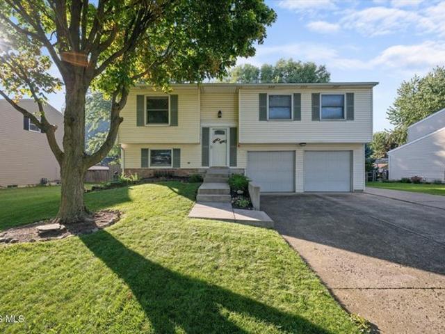 150 Birchdale Rd, Perrysburg, OH 43551