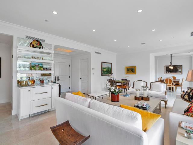 150 Bradley Place 203, Palm Beach, US, FL