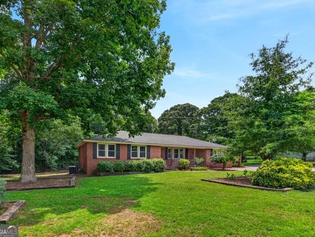 150 Glenda Dr, Lagrange, GA 30241
