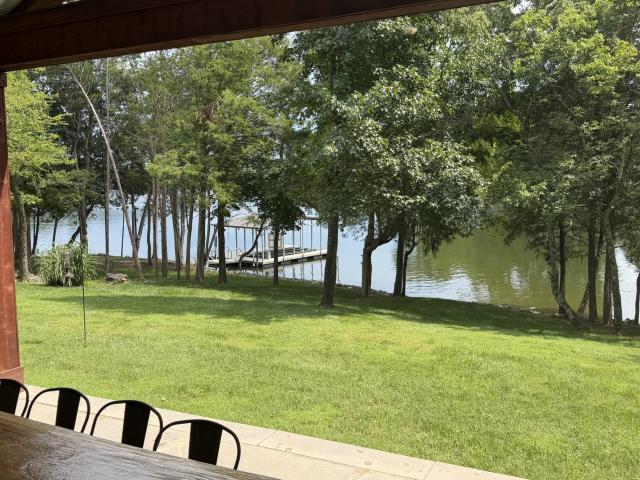 150 Grassland Dr