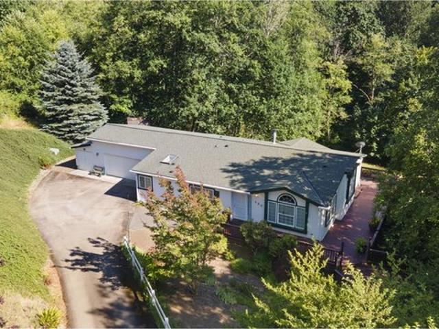 150 Green Mountain Ln, Kalama, WA 98625