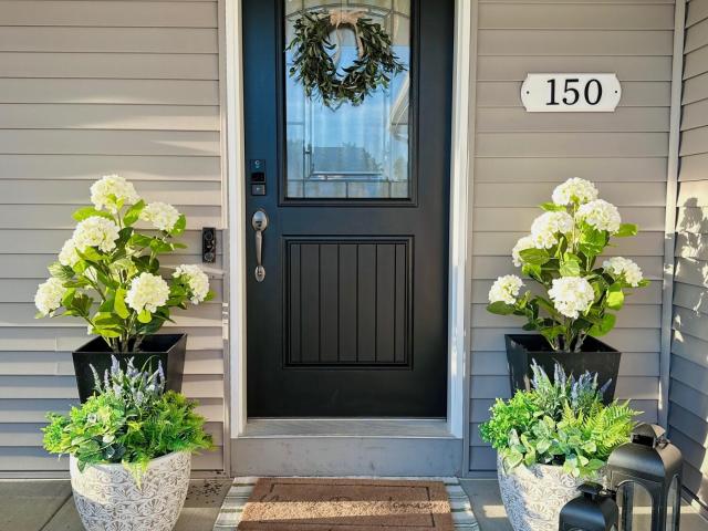 150 Grove Ct