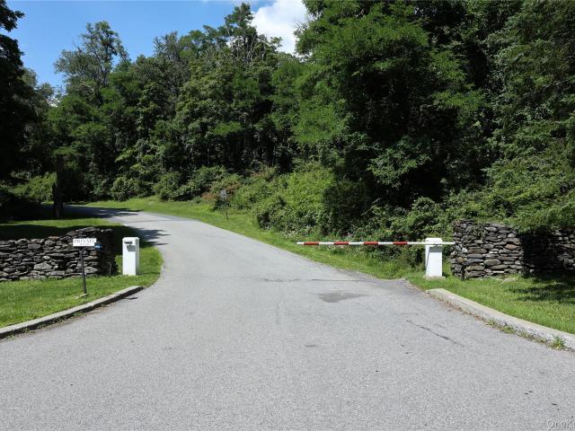 150 Deer Hollow Road