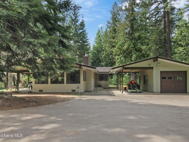 150 Denali Rd, Sagle, ID 83860