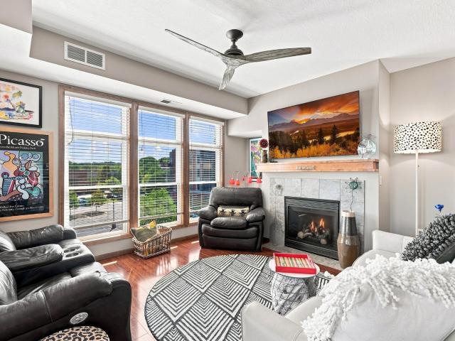 150 E Travelers Trail # 323