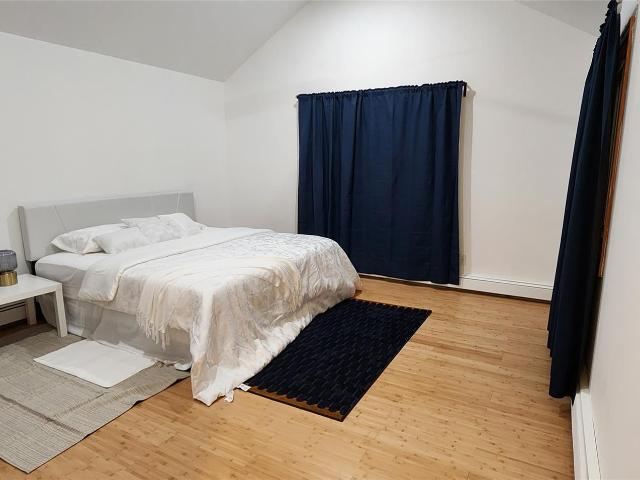 150 E Walnut Street