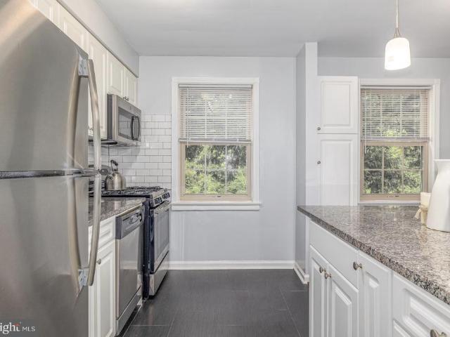 150 E Wynnewood Road # 9