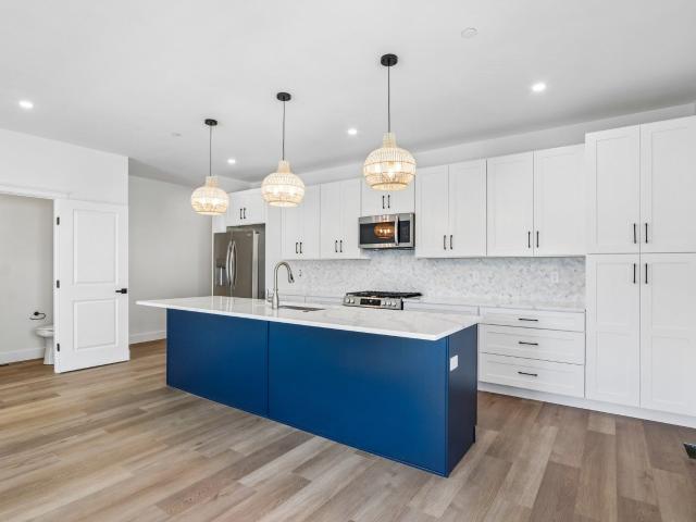 150 E Garfield