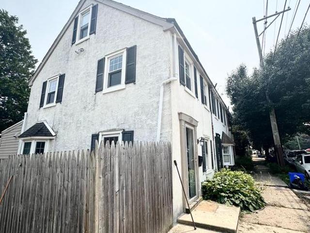150 E Hartwell Lane