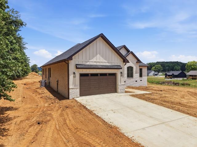 150 E McCormick Rd