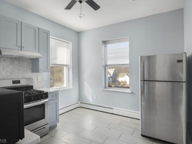 150 E Main St # 2