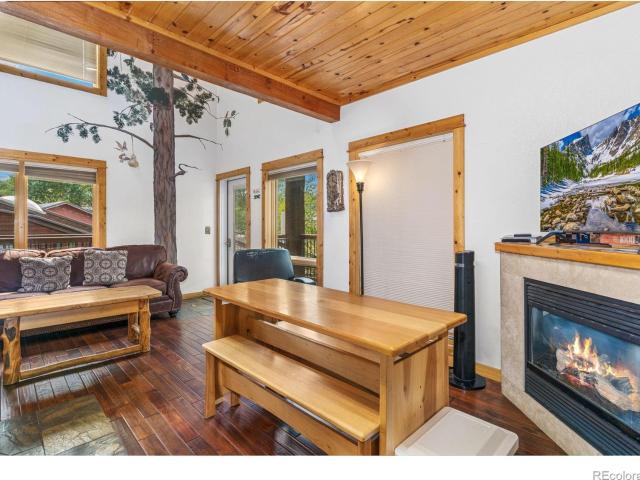 150 E Riverside Drive # 4