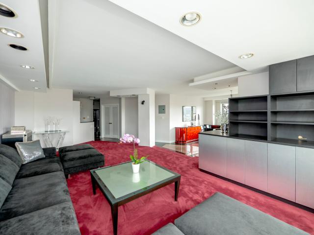 150 East 69th Street, New York, NY
