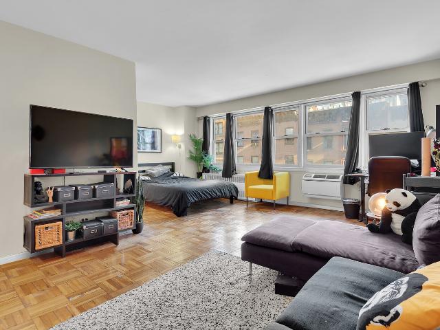 150 East 37th Street, New York, NY