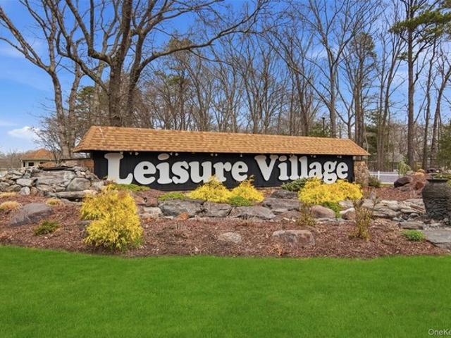 150 Eastbourne Ct Unit B, Ridge, NY 11961