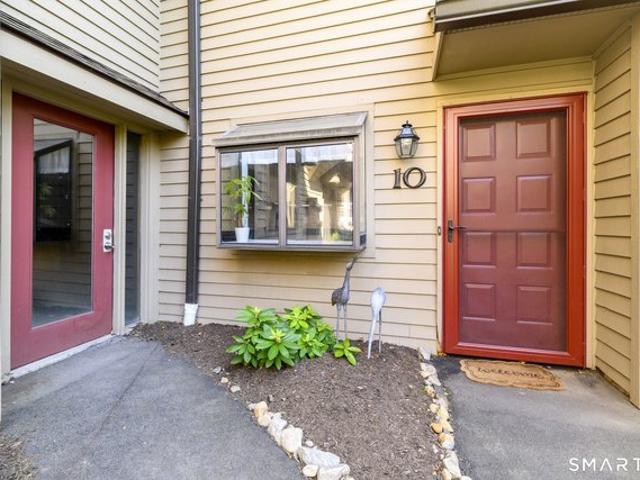 150 Hope St Apt 10, Stamford, CT 06906