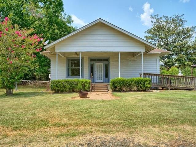 150 Hamilton St, Hemphill, TX 75948