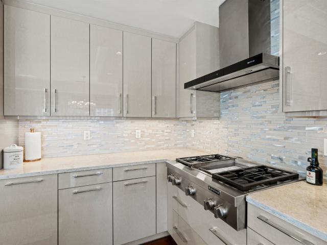 150 Henley Pl # 201
