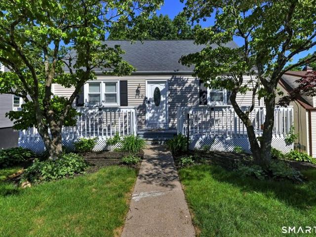 150 Hillcrest Rd, Bridgeport, CT 06606